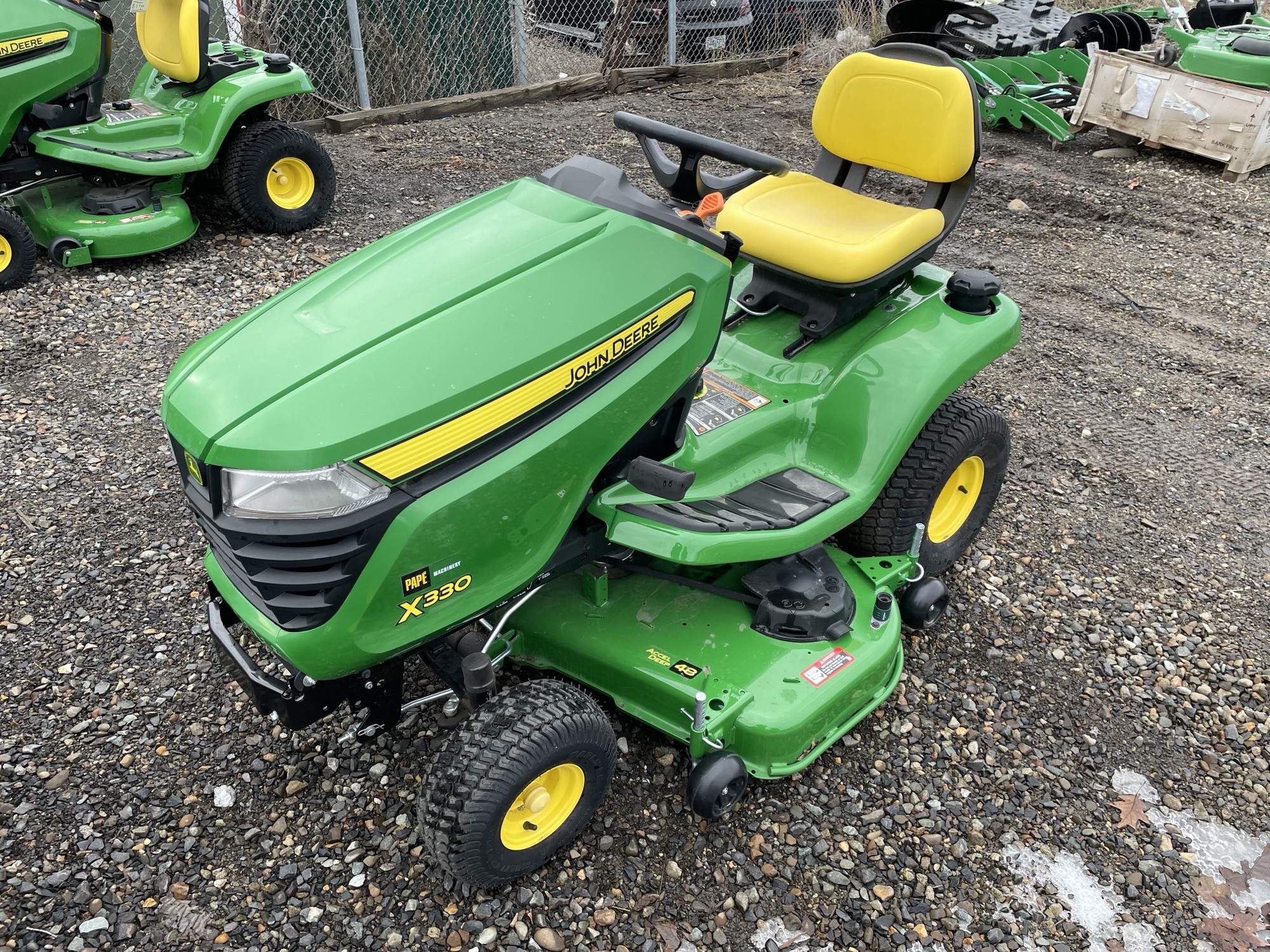 2023 JOHN DEERE X330 | Papé Machinery Agriculture & Turf